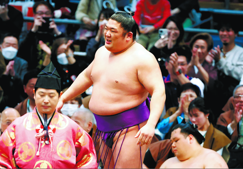 110年ぶりに 新入幕で優勝 | 朝日ウイークリーデジタル(Asahi Weekly DIGITAL)日本語解説付きで読めて聴ける英字新聞